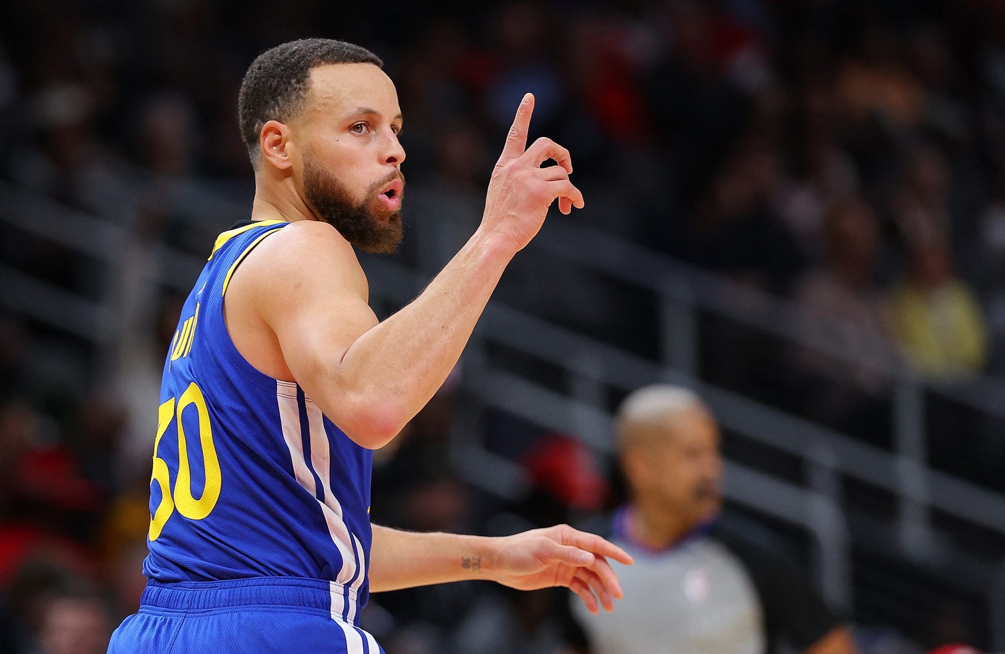 NBA star Curry signs 10-year deal with China’s Li-Ning