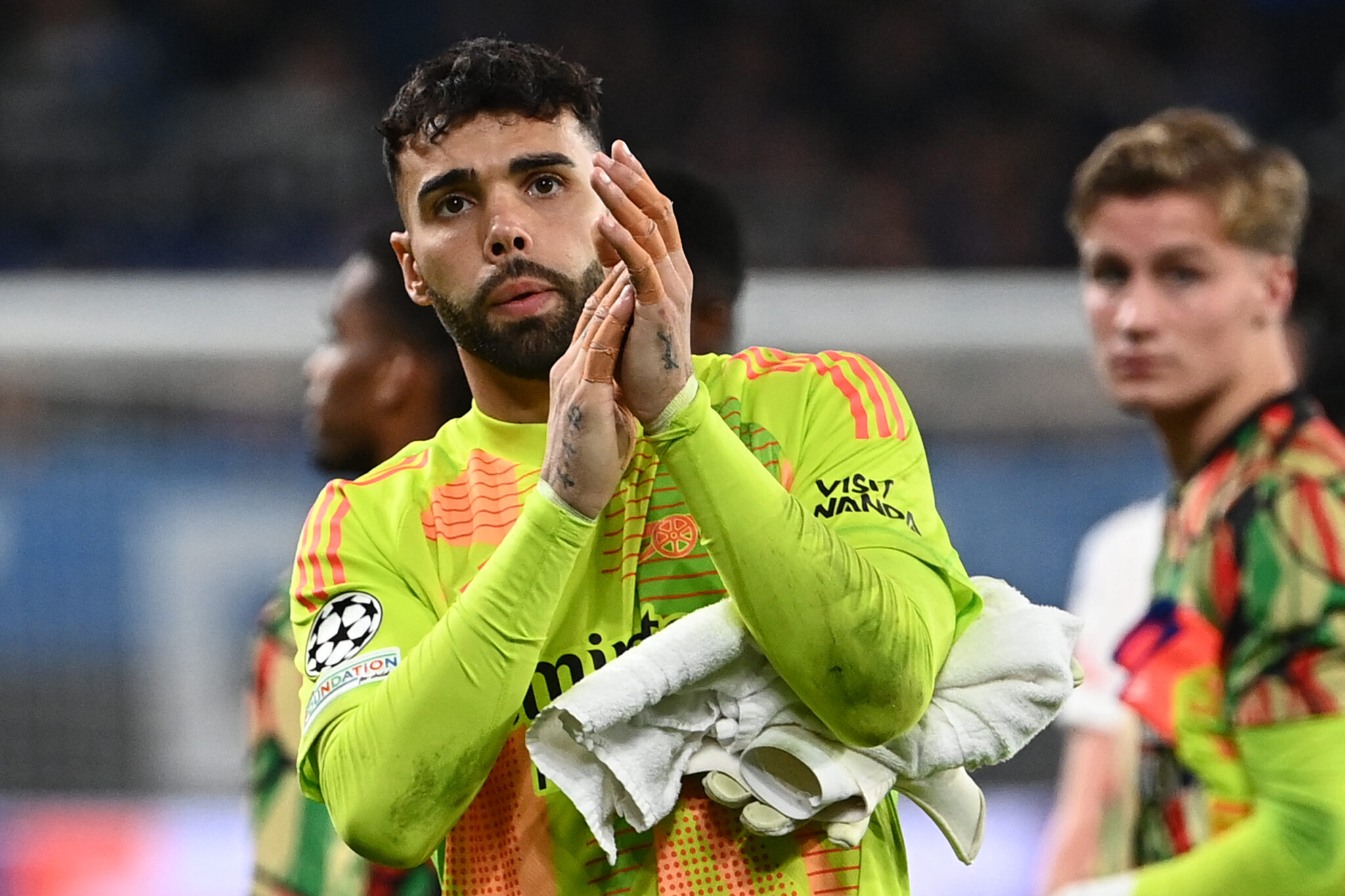 Raya relaxed despite Spain goalkeeper debate