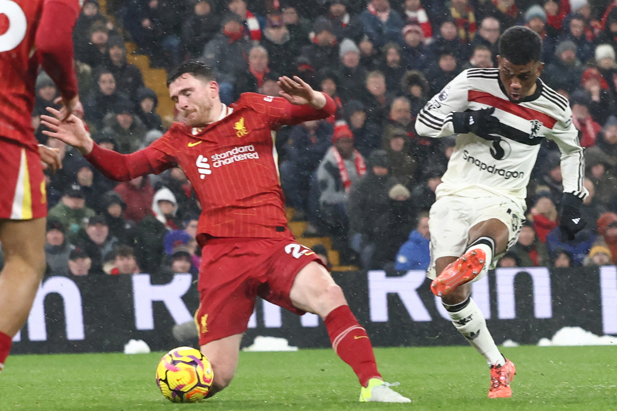 Rising star Diallo signs new Man. United contract
